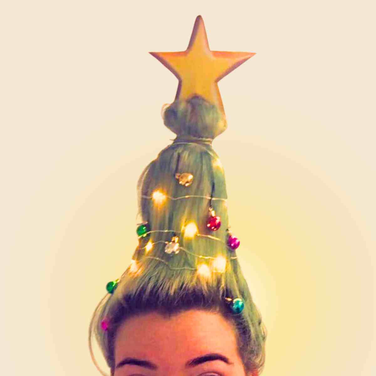 How To Make A Christmas Tree Hairstyle – Yes, It’s A Thing!