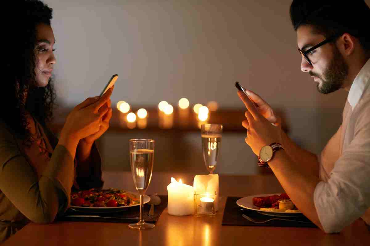 The No-Phone Dinner Table Challenge: Enjoy Screen-Free Meals