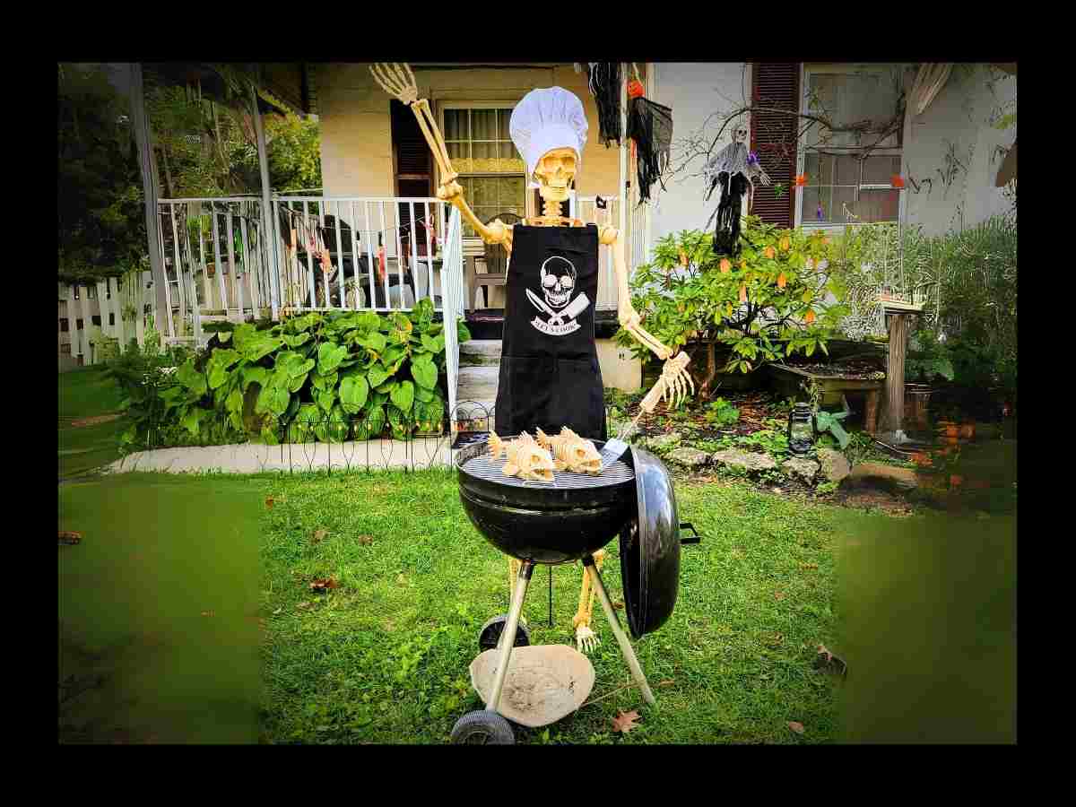 10 DIY Halloween Skeleton Yard Ideas To Make You Laugh