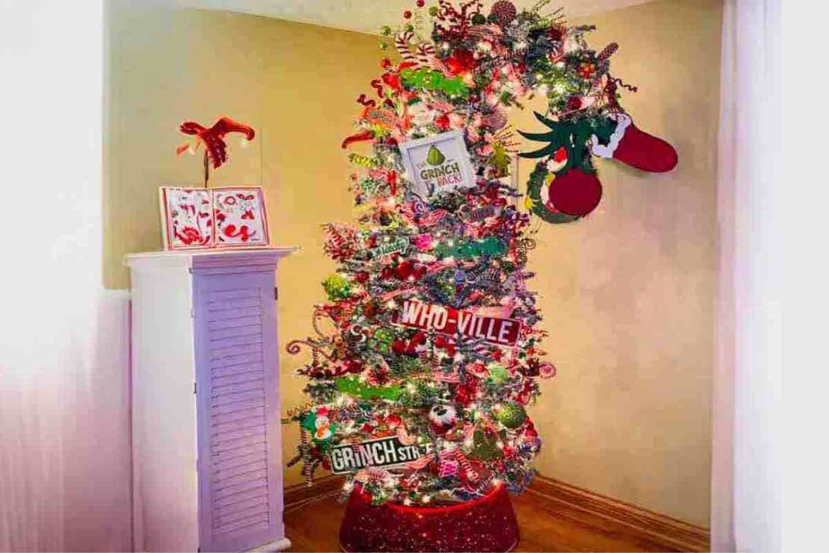 7 Fun Grinch Christmas Trees That Even Whoville Would Envy