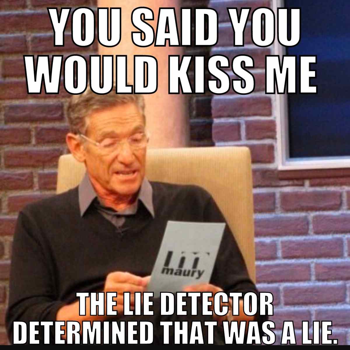 30 Kissing Memes That Perfectly Define Relationship Goals