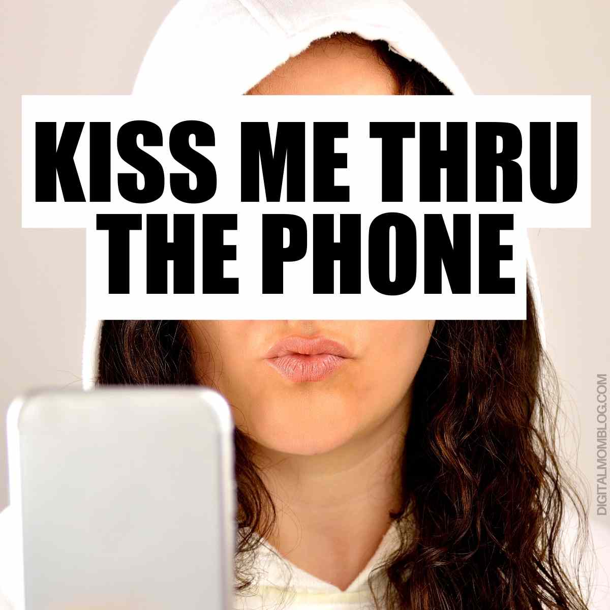 30 Kissing Memes That Perfectly Define Relationship Goals