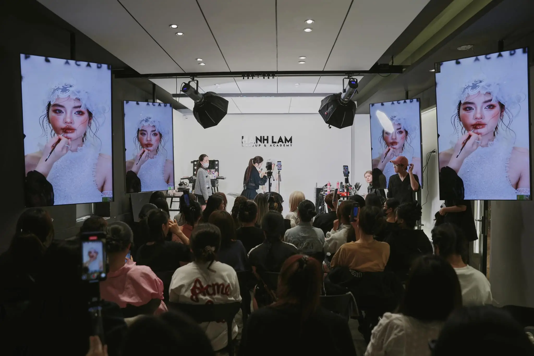 Top 5 lỗi thường gặp khi trang điểm cá nhân và cách khắc phục hiệu quả