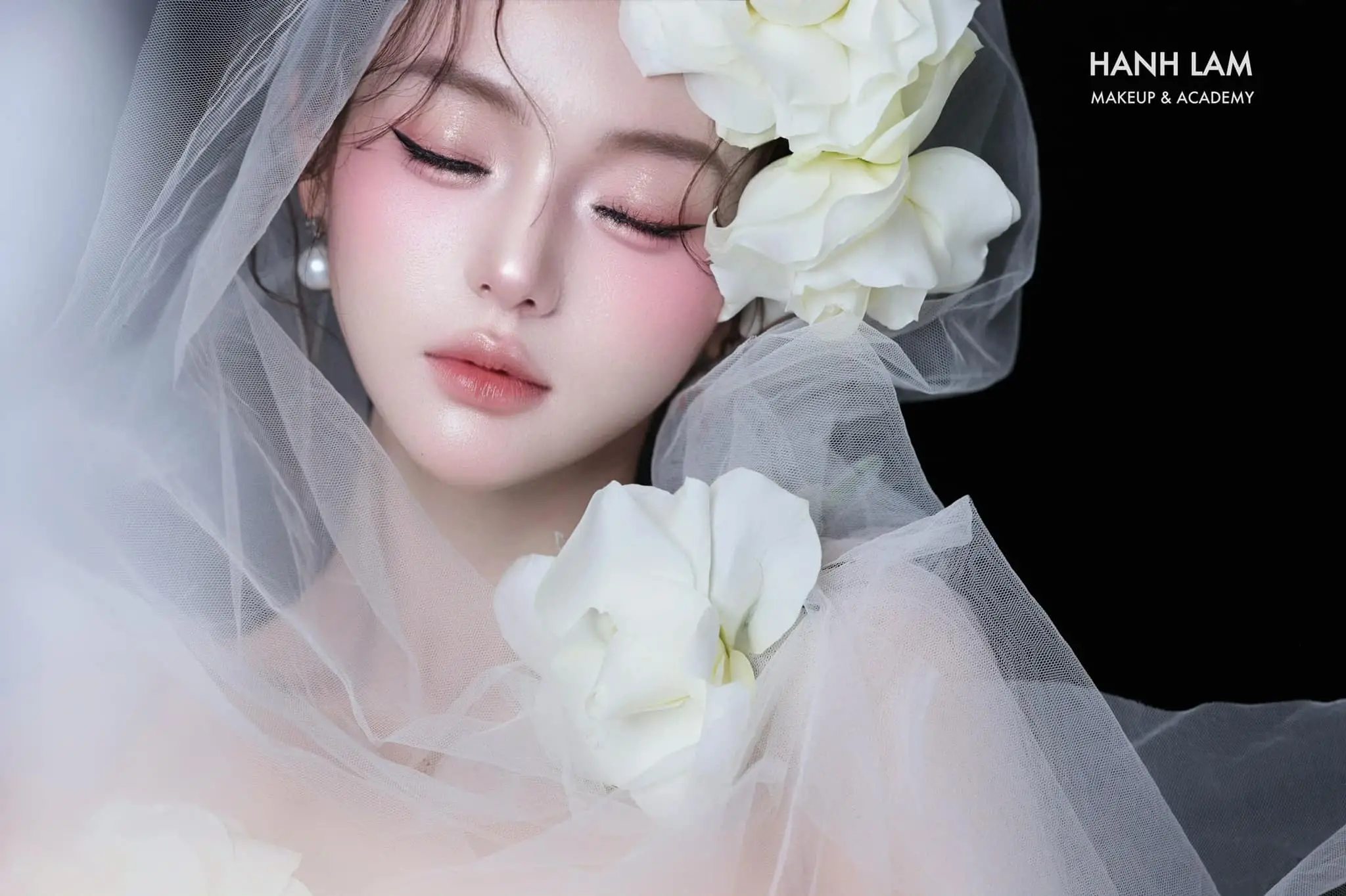 Phong Cách Makeup Hàn Quốc Nhẹ Nhàng & Thanh Lịch
