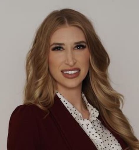 Kayla Burrows headshot