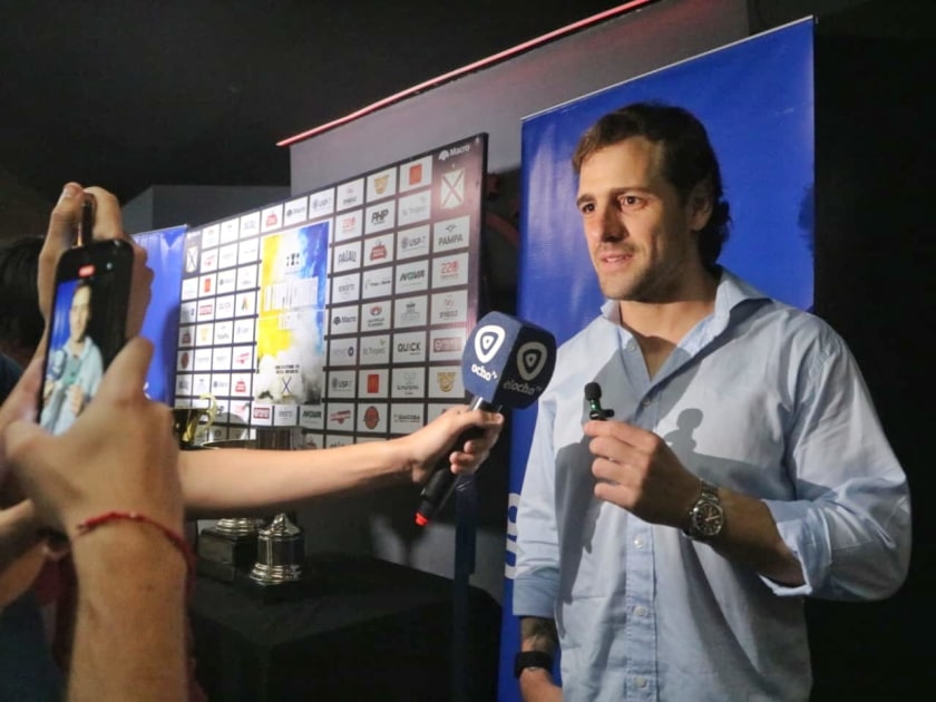 Nicolás Sánchez en el estreno de la película de Lawn Tennis: "Lo del ...