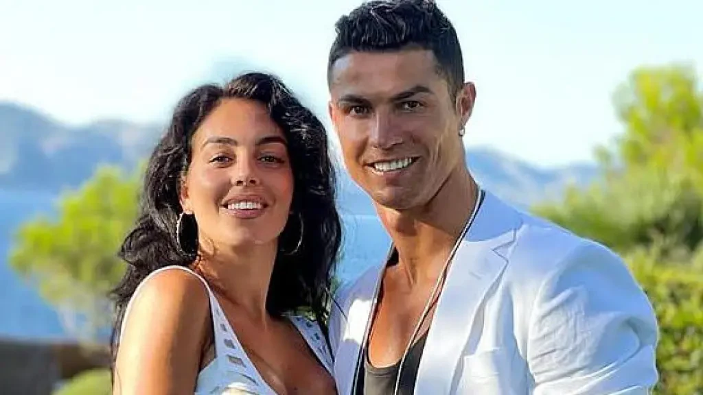 Nueve años después, Cristiano Ronaldo formaliza su relación con ...