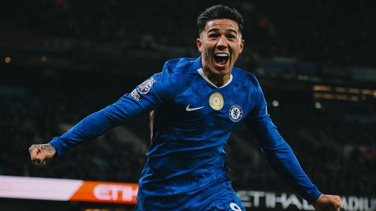 Enzo Fernández, oportunismo puro para rescatar un empate en Manchester ...