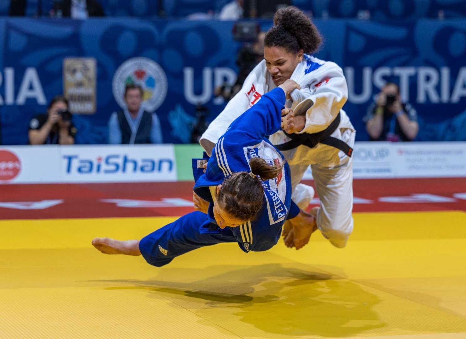 -70kg: Maria Perez Scores all the Way Through / IJF.org