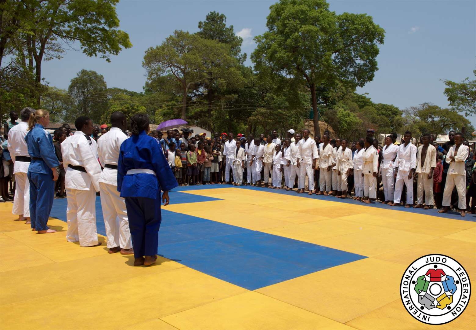 JUDO GIVES HOPE TO MAHEBA REFUGEES / IJF.org