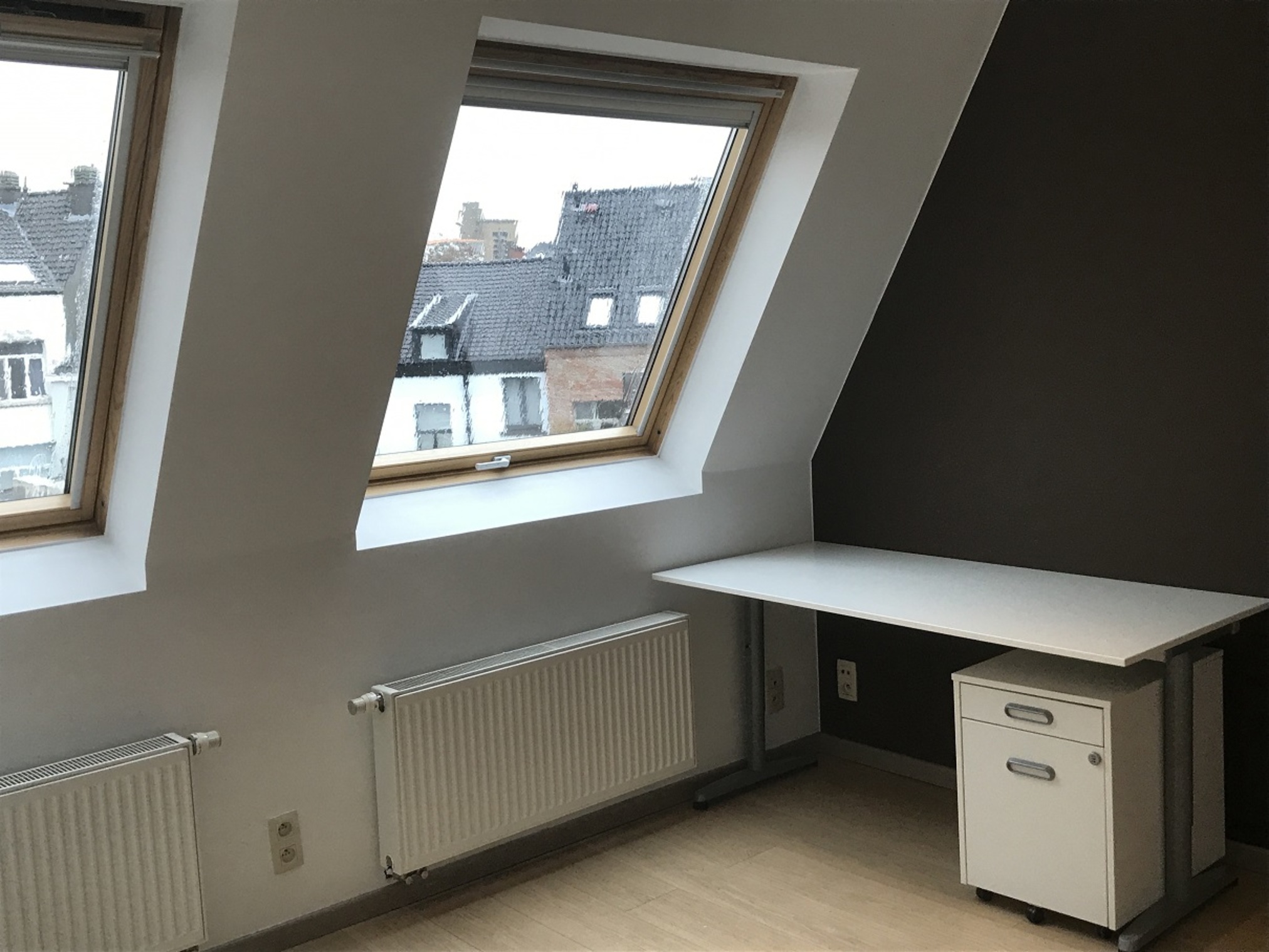 Kamer 9, rustige kamer met 2 grote Velux-ramen | Kotzoeker