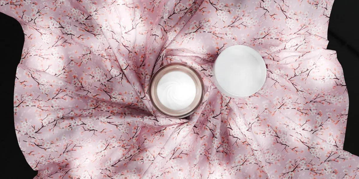 Animated 3D Twisting Cloth Simulation - FlippedNormals