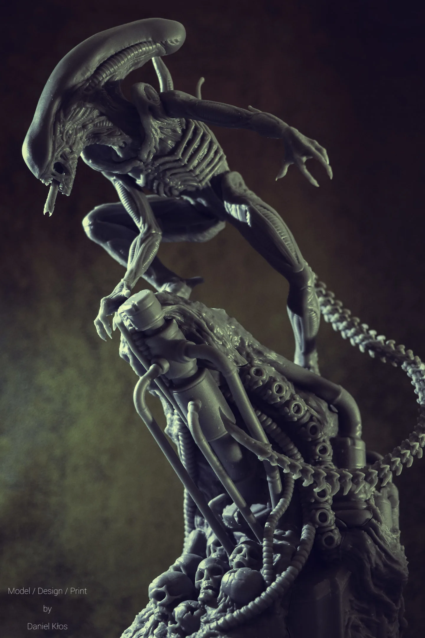Alien Statue Fanart 3D Print Model - FlippedNormals