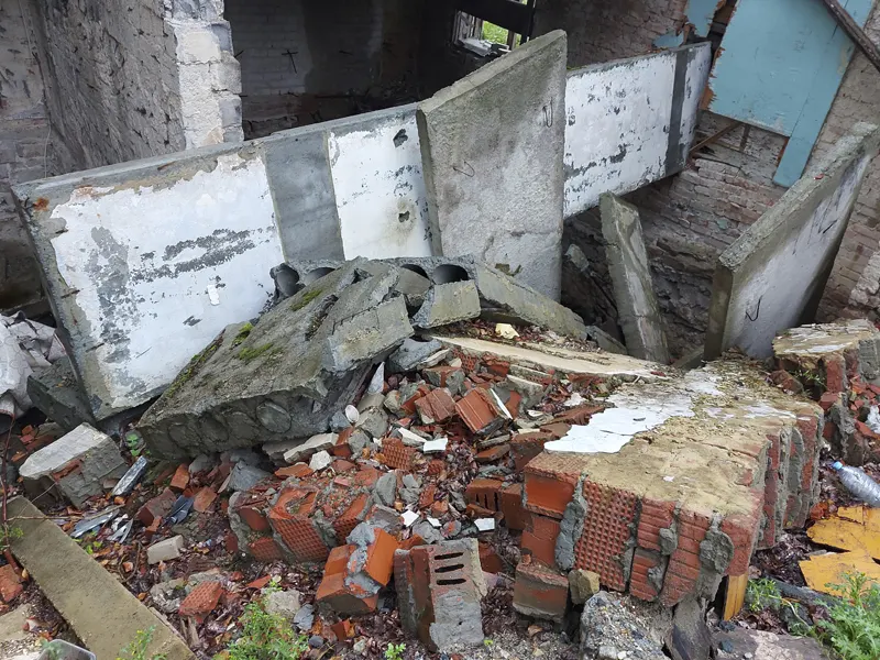 Ruined Buildings & Abandoned Environment - FlippedNormals