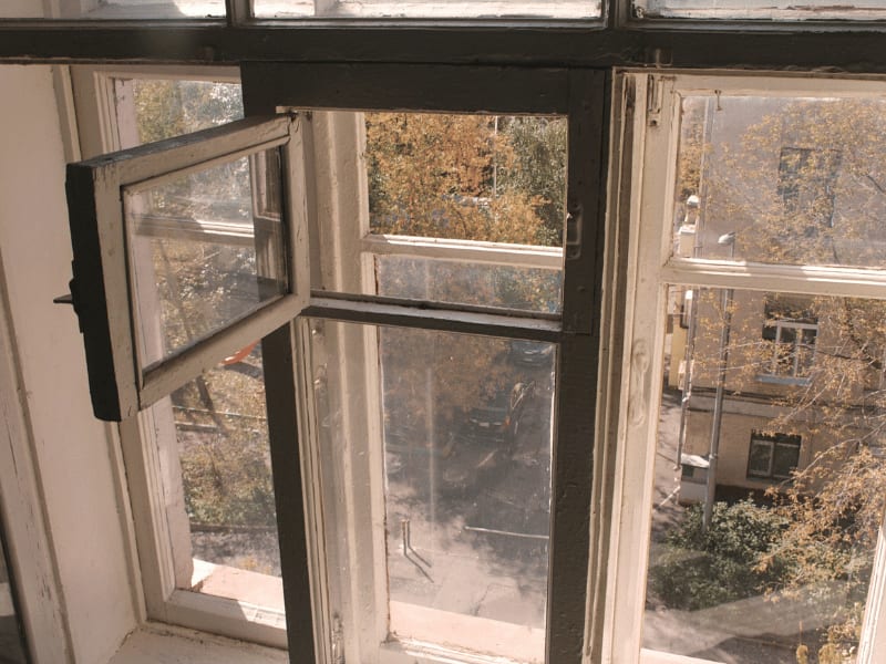 Common Glass Repair: Paint Peeling - Bravo Glazing - Sydney Glass ...