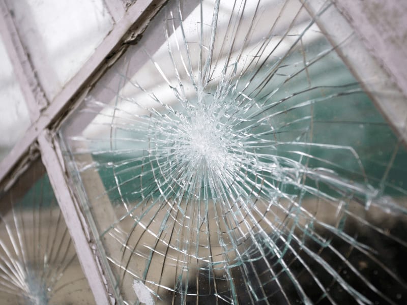 Emergency Glass Repair & Replacement. 24 Hours - Bravo Glazing