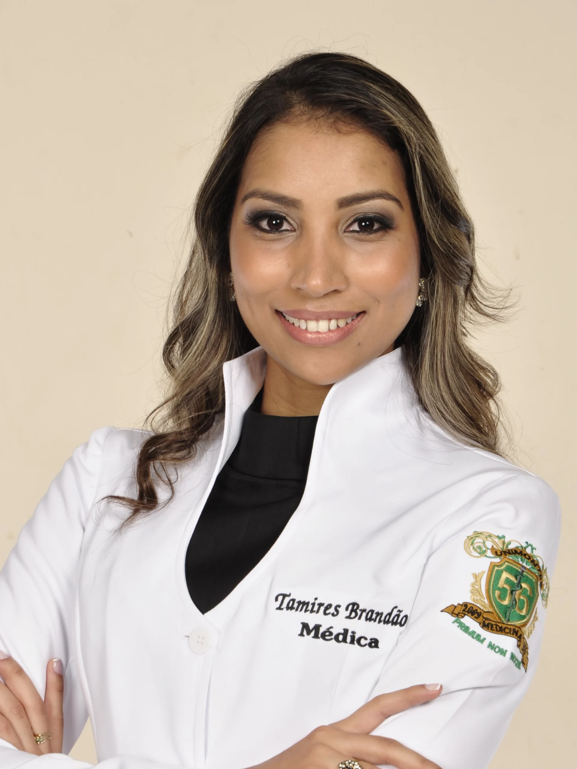 Dra. Dirce Tamires Brandão - Clínica Life Laser