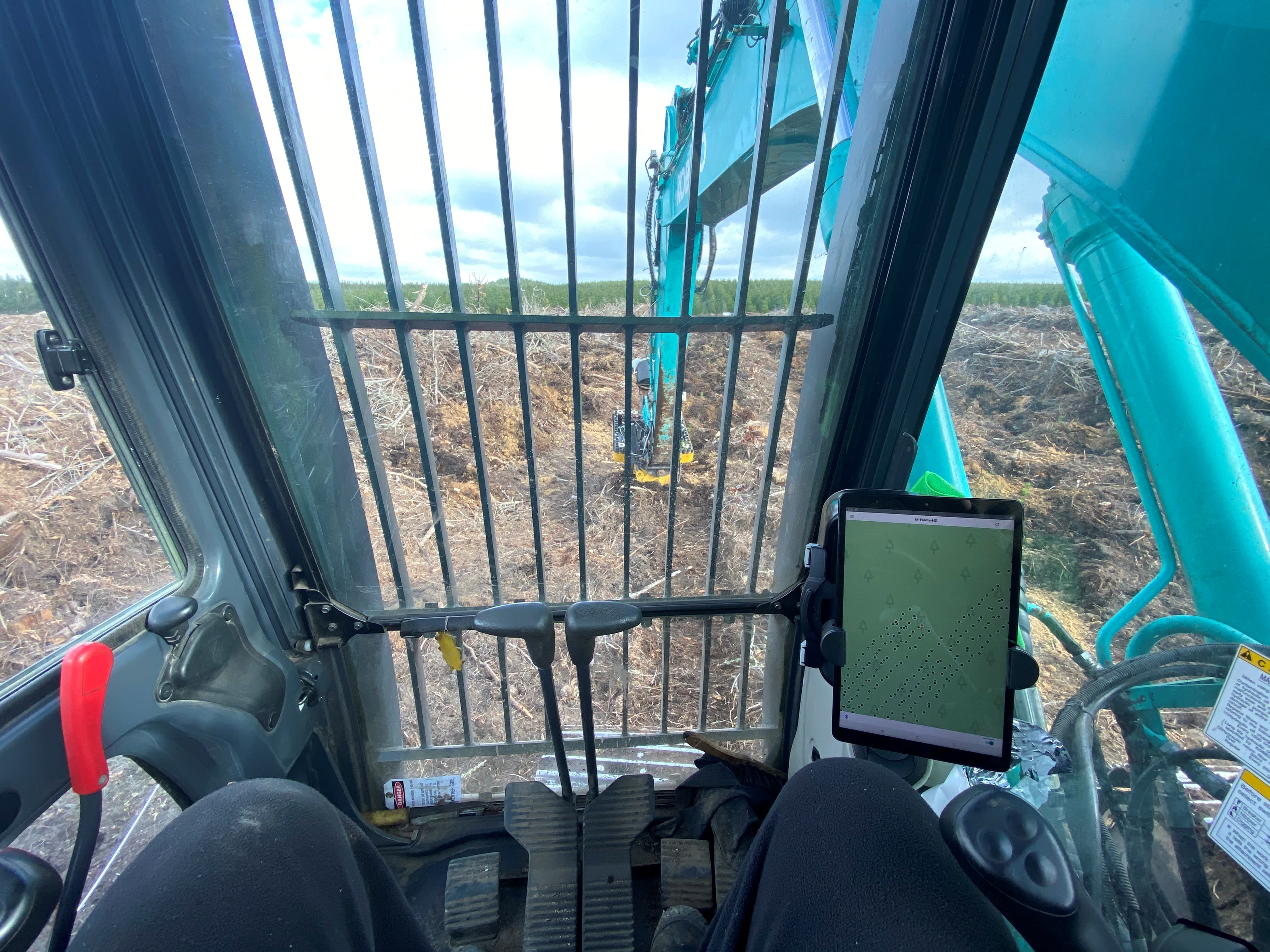 Precise manual and mechanised plant location recording using FPT ...