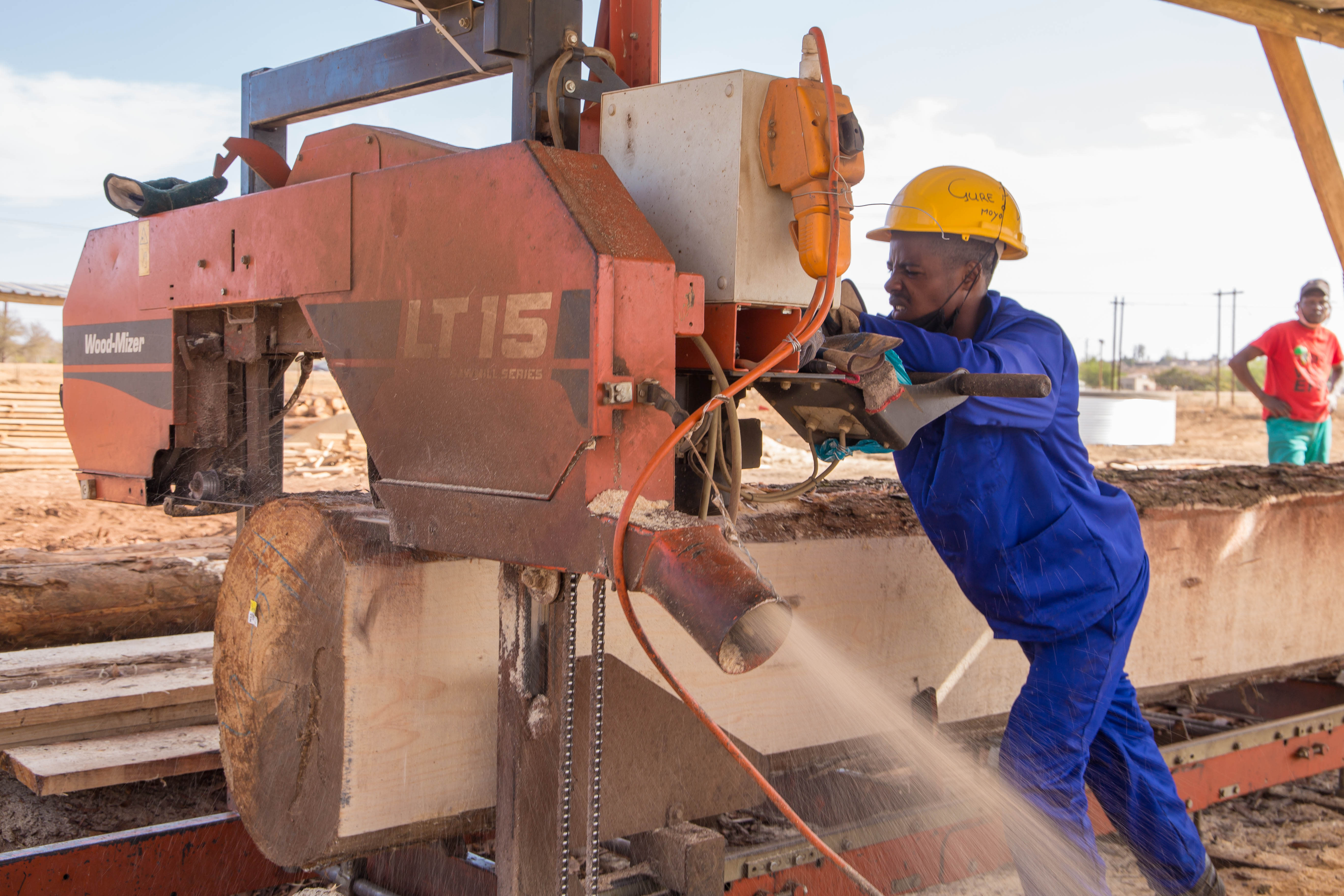 ROADSIDE TRADER BECOMES INSPIRED SAWMILLER | Zimbabwe Forestry Magazine