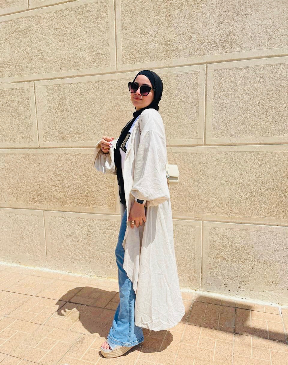 Flowy cardigan in beige • Amore