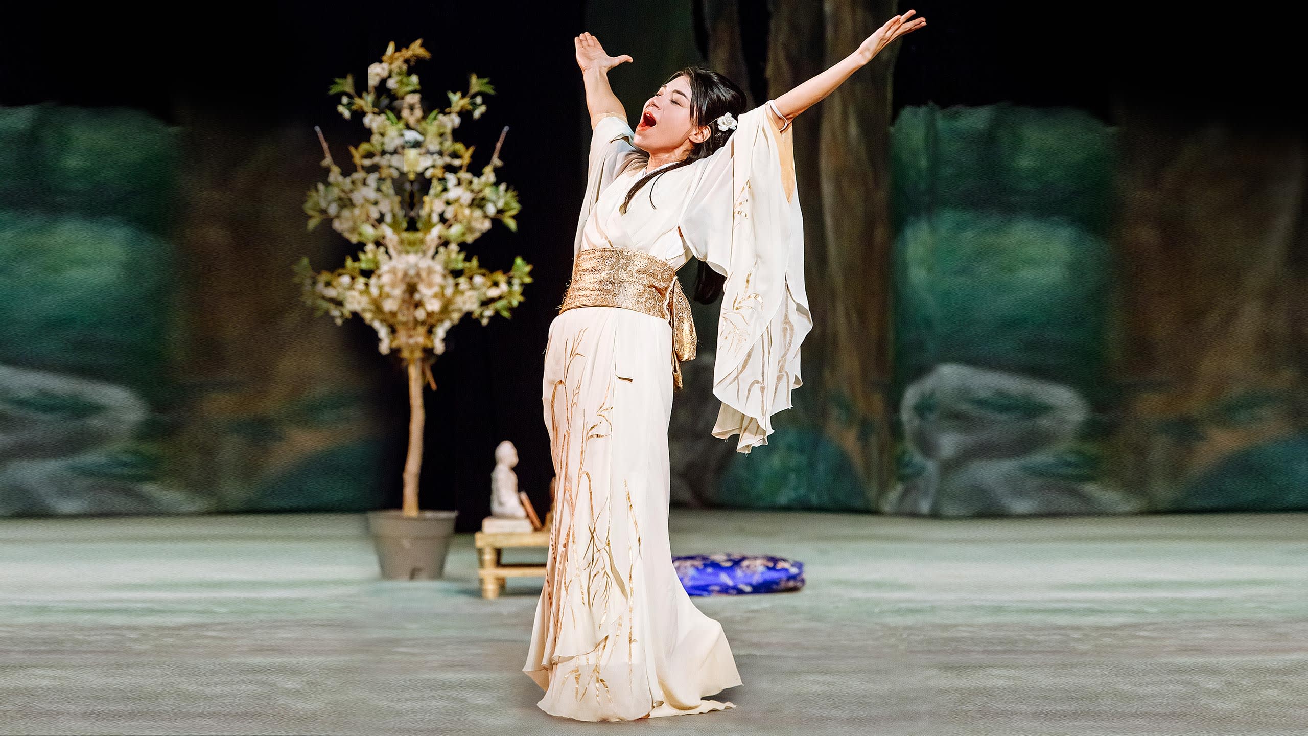 Ellen Kent: Madama Butterfly Tickets | Operas Tours & Dates | ATG Tickets