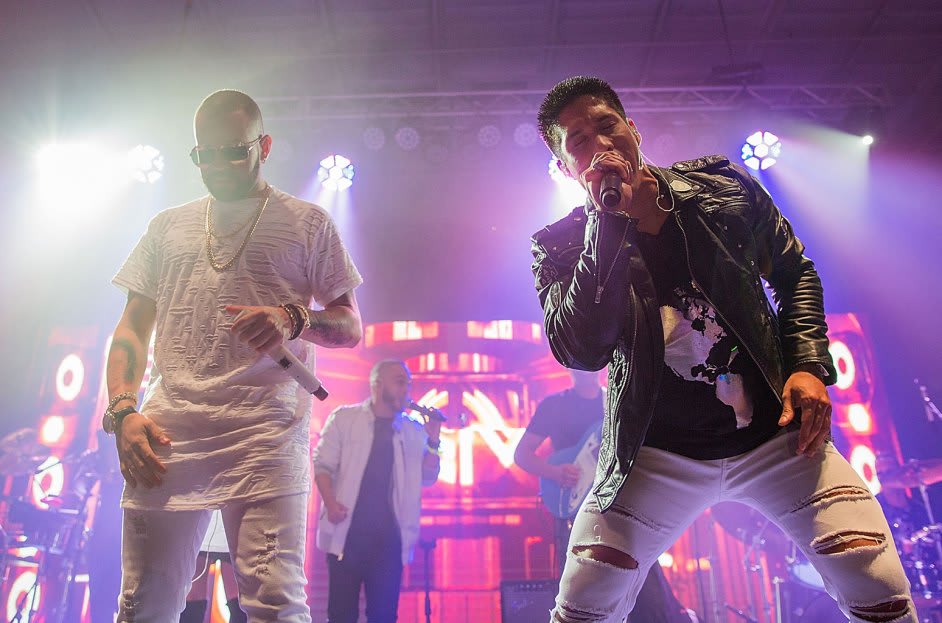 Chyno y Nacho Tickets | Smart Financial Centre, Sugar Land, TX. United ...