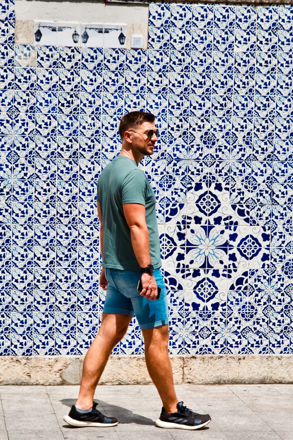 Gay Lisbon Guide: LGBTQ+ Culture, Bars & Hotspots 🇵🇹