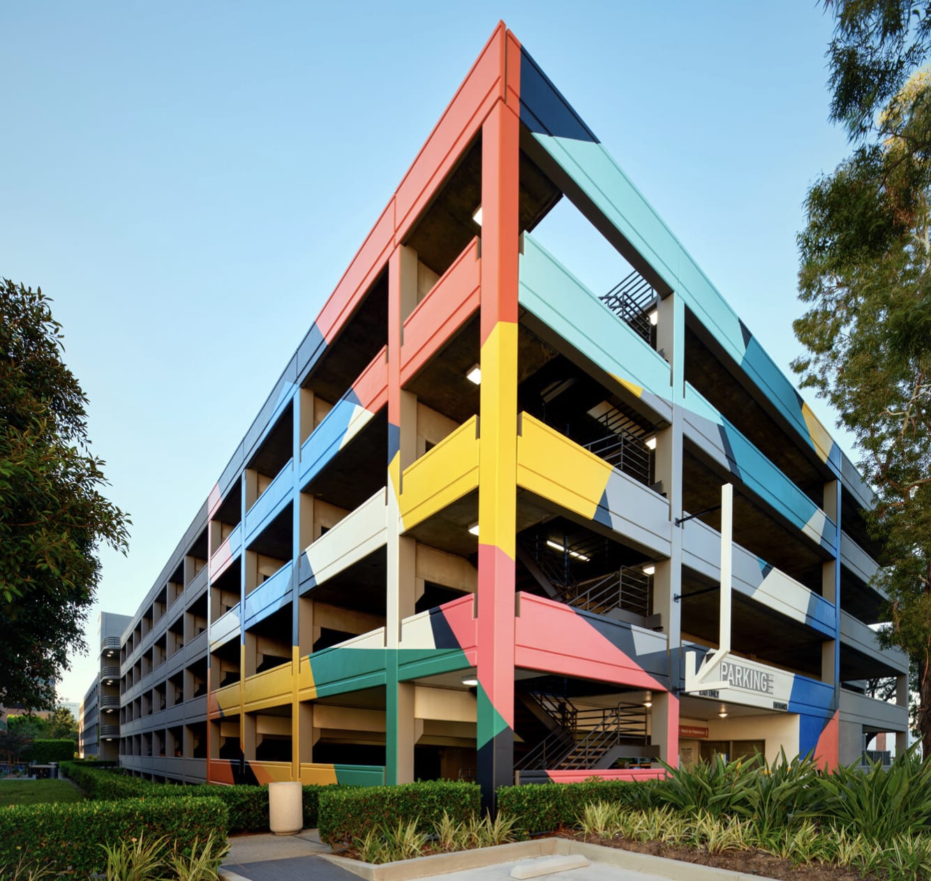 Charlie Edmiston | Los Angeles, CA - Muros