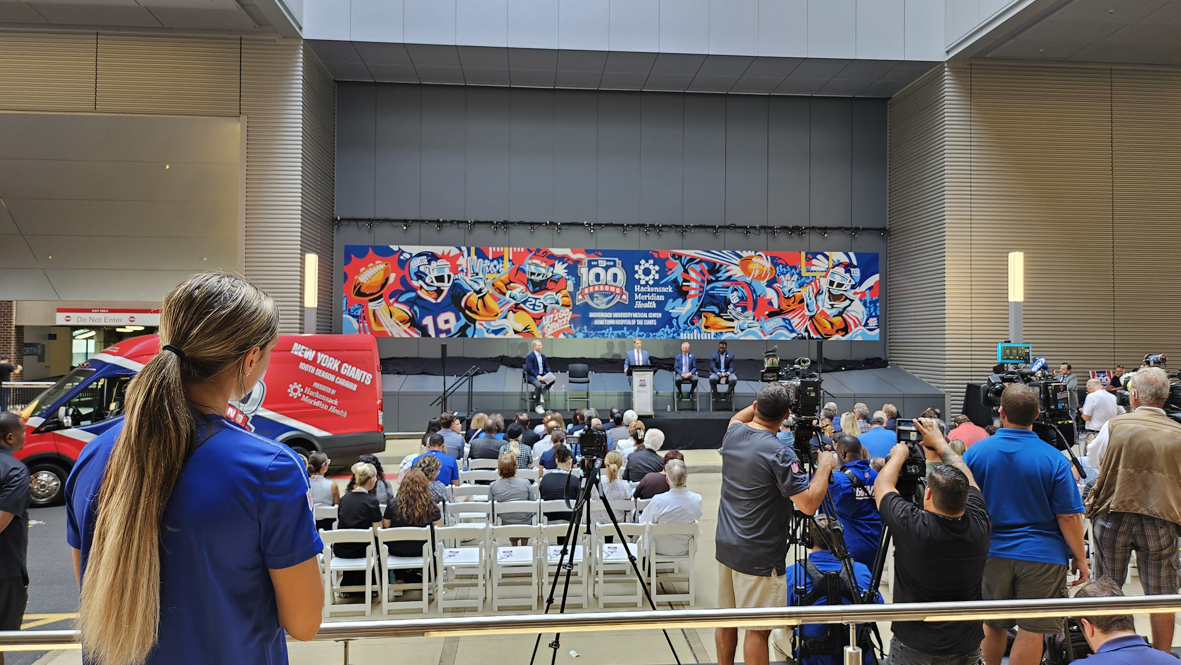 Outdoor Mural Advertising Projects, Sculptures, and Installations - muros