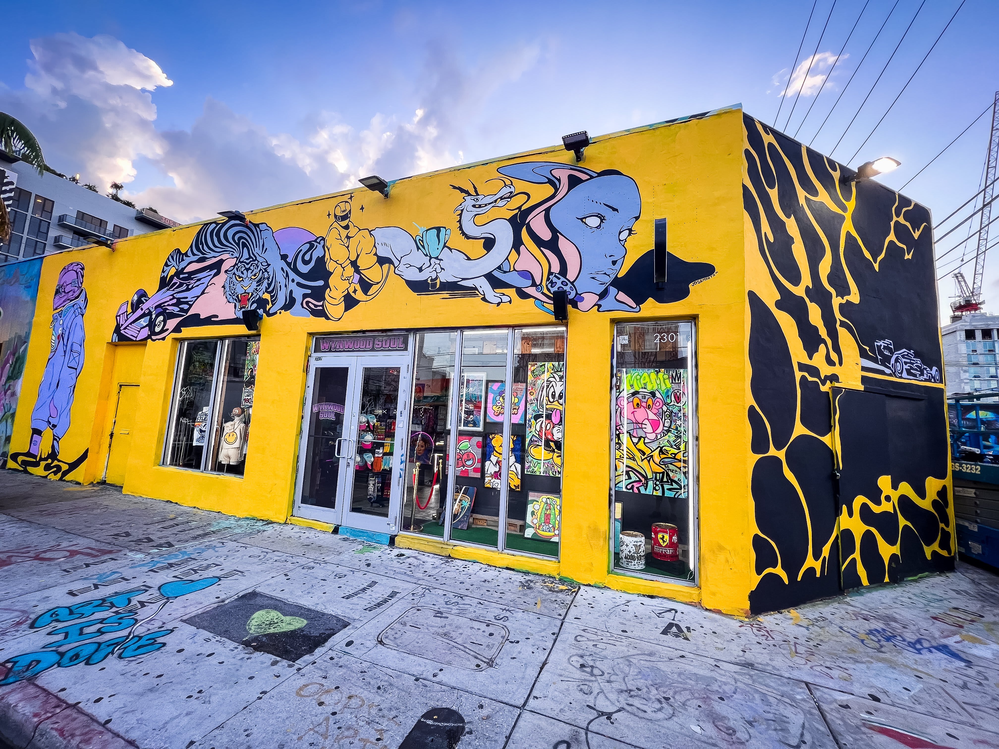 Muros | Cash App | F1 Mural Activation