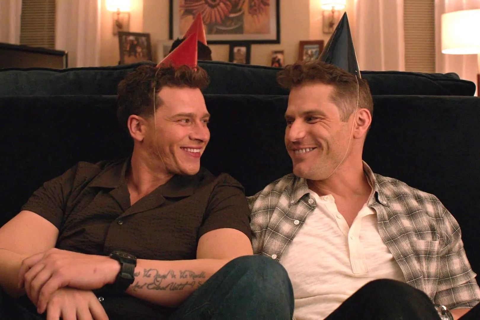 ‘9-1-1’ Season 8 Premiere Has Buck and Tommy in the Honeymoon Phase ...
