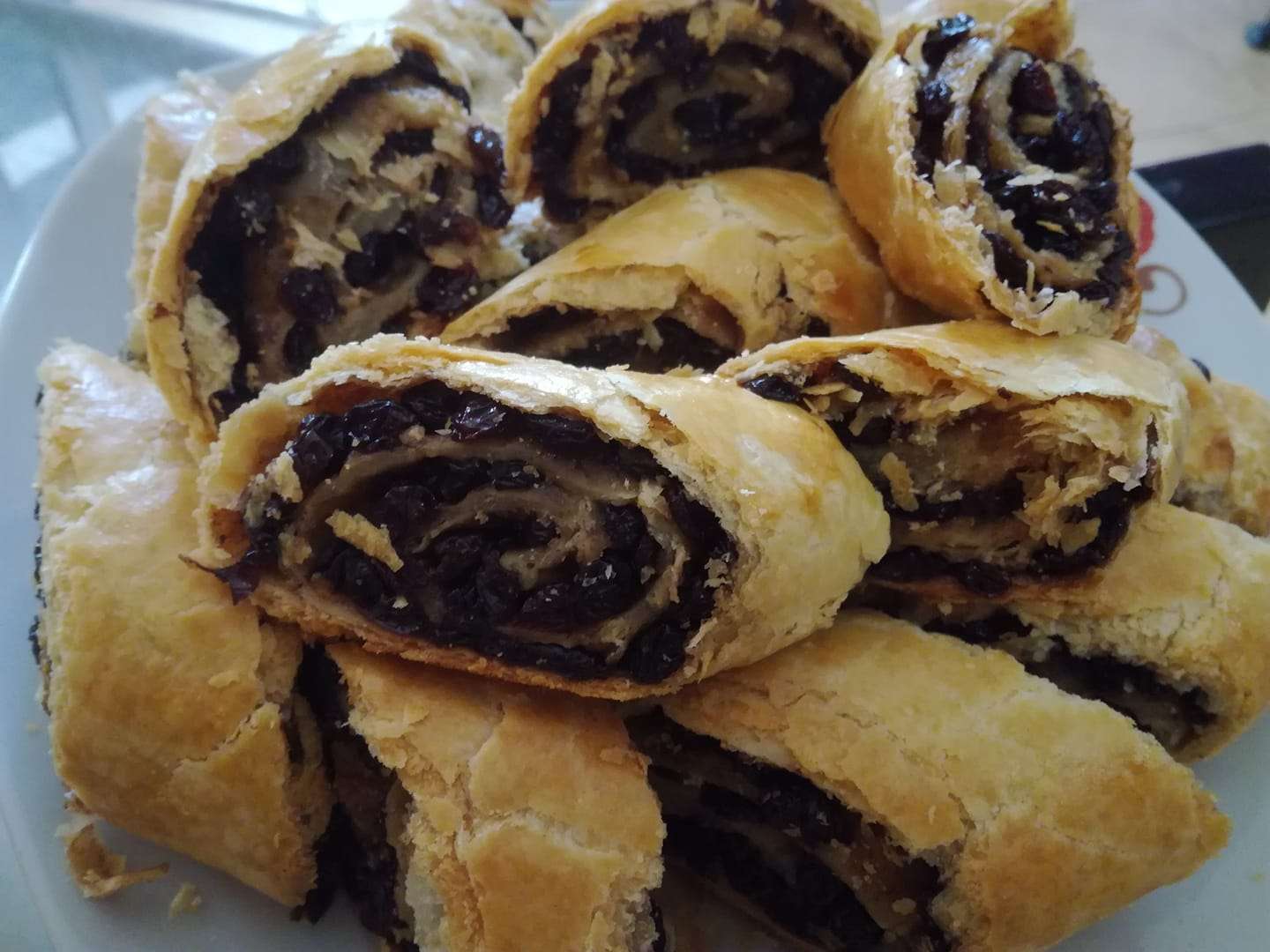 How To Make Trinidad Moist Currants Roll? - Caribbean Soul Food