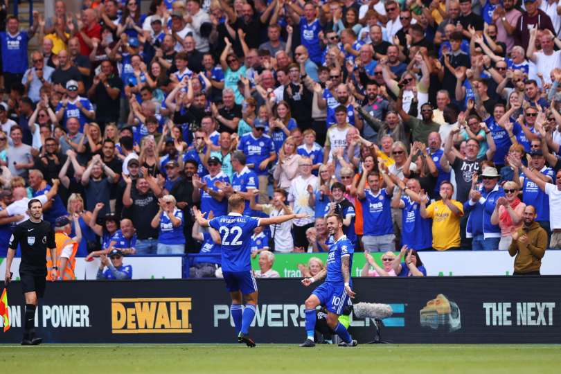 Perimeter Advertising - sponsorship in the Premier League | SPORTFIVE ...