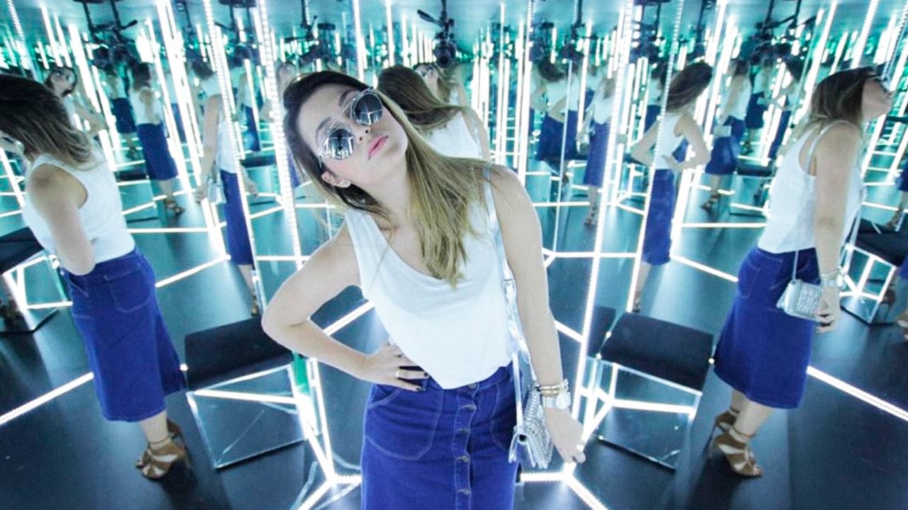 Infinity Mirror - Cabine Espelhada | Mídias Inovadoras