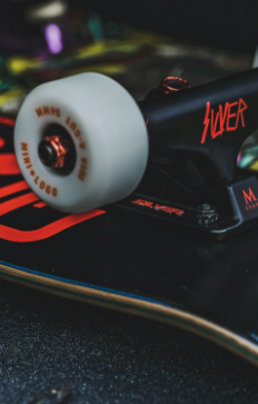 SkateBuild.pro – Build Your Perfect Skateboard & Roller Skates