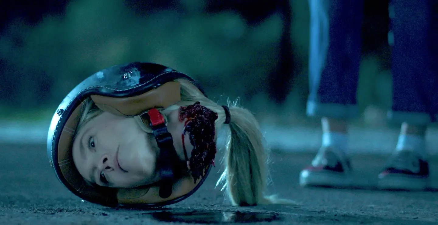 The Containment | Exorcismos e insectos