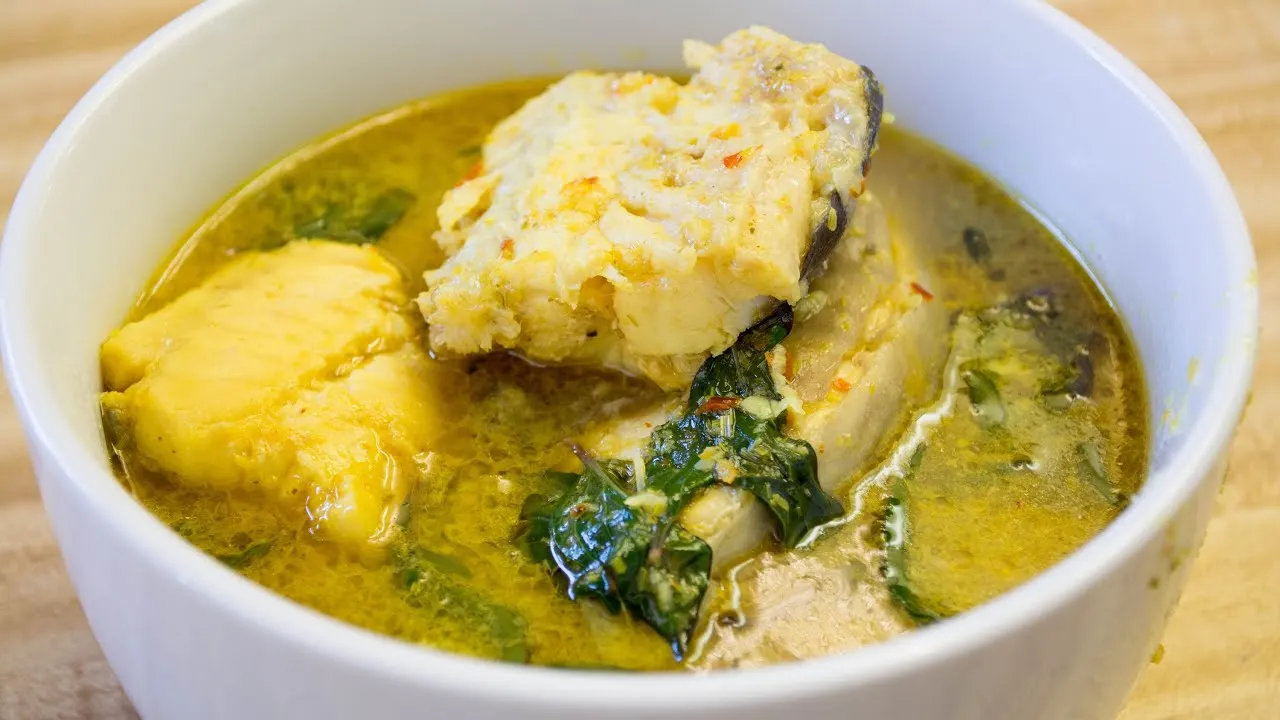 What is Samlor Machu Trey (Sour fish soup)? One of the must-try foods ...