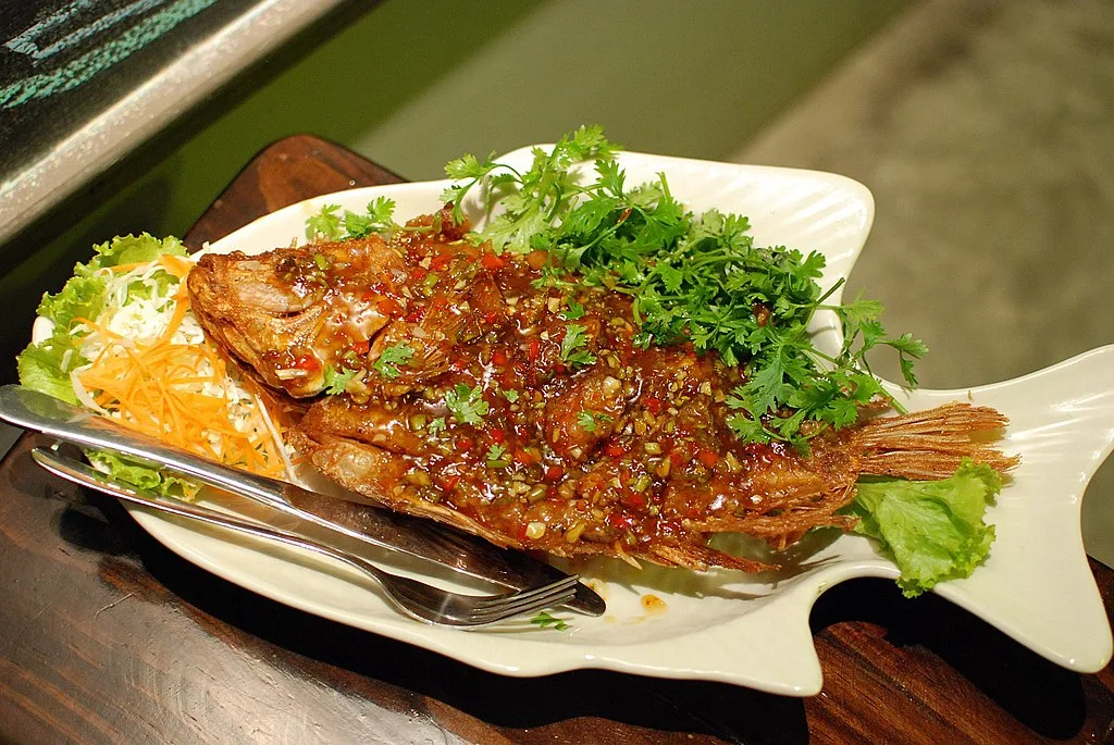 What is Deep Fried Fish (Pla Thot)? One of the must-try foods in ...