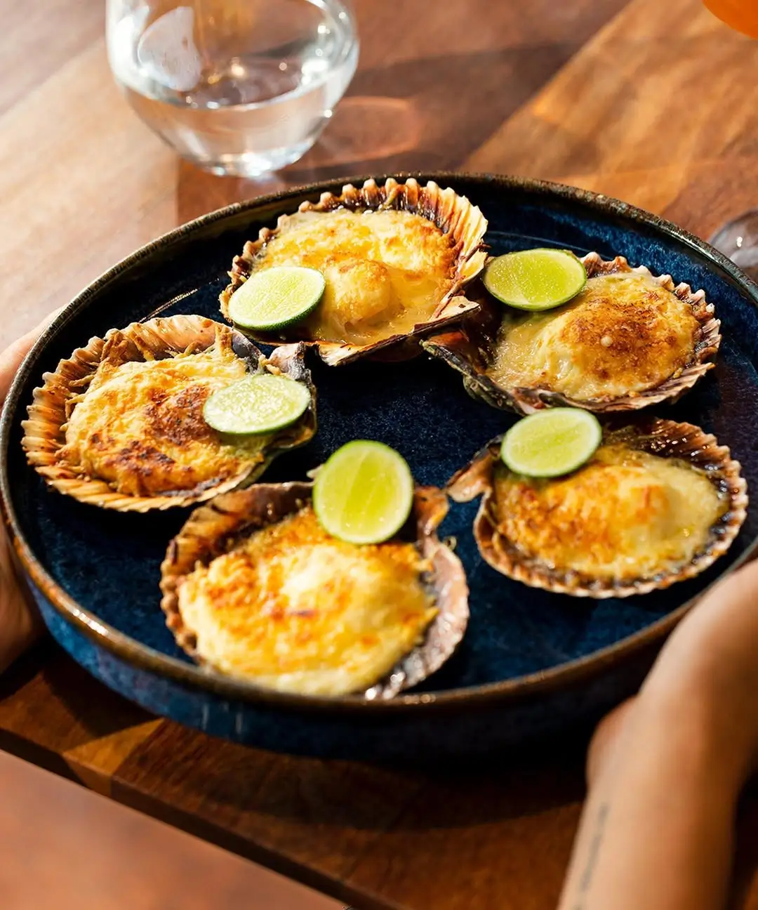 What is Conchitas a la Parmesana? One of the must-try foods in Peru ...