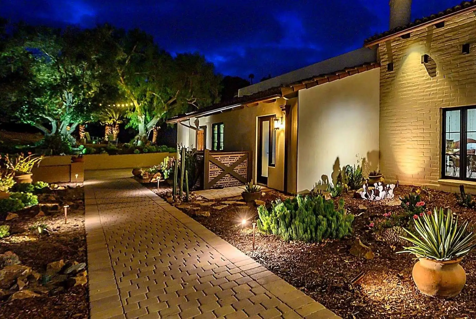 San Diego Lighting | Premium Landscape Lighting Design & Installation