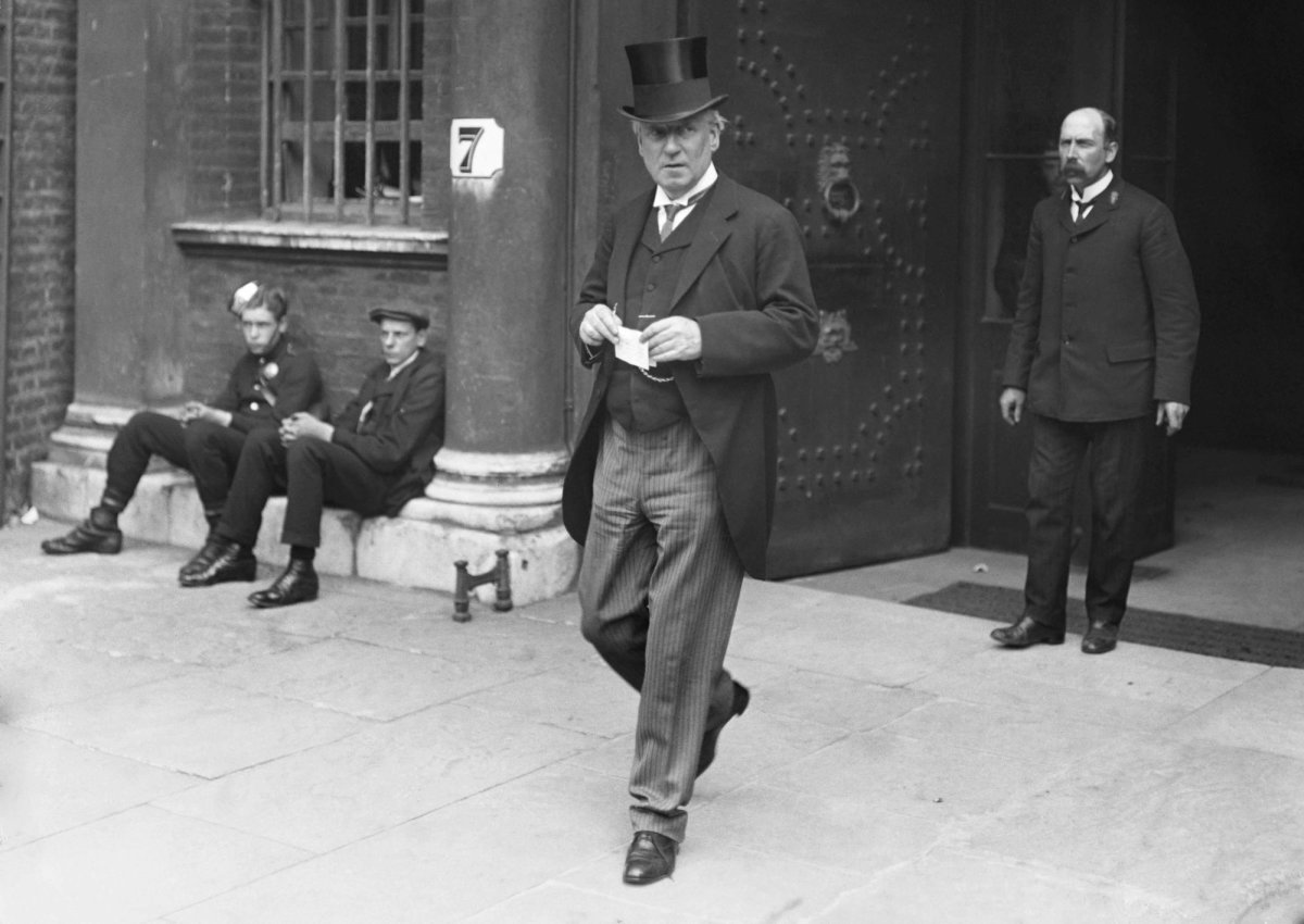 A significant contribution to history: Lord Lexden reviews Robert ...