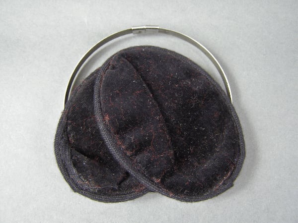 Original German WWII Ear Warmer (Winter Ohren KÃ¤lteschutzklappen)
