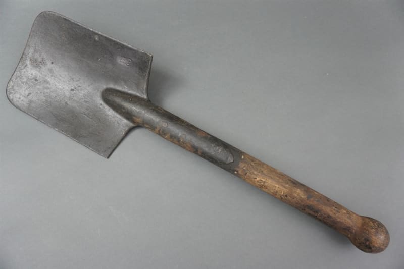 Original German WWII Flat Shovel