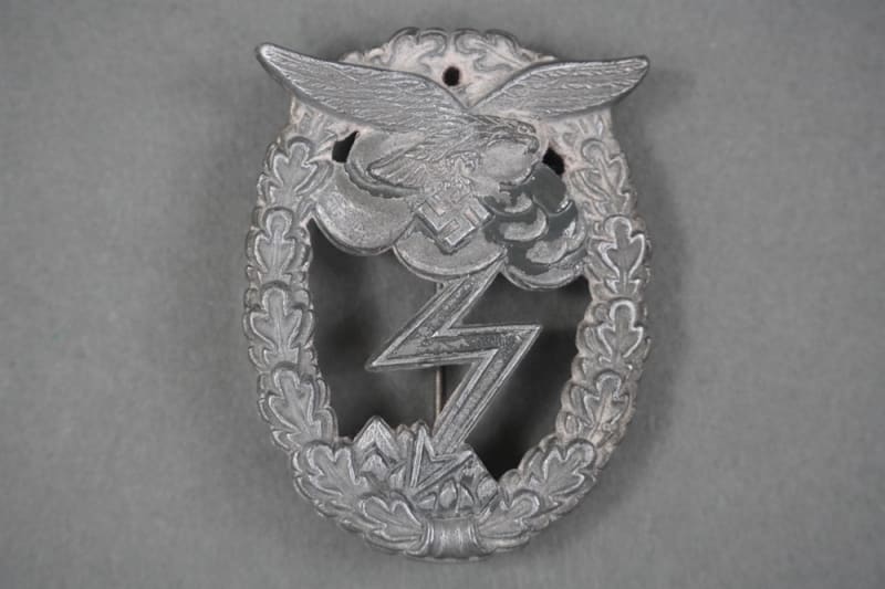 Original German WWII Luftwaffe Ground Assault Badge (Erdkampfabzeichen ...