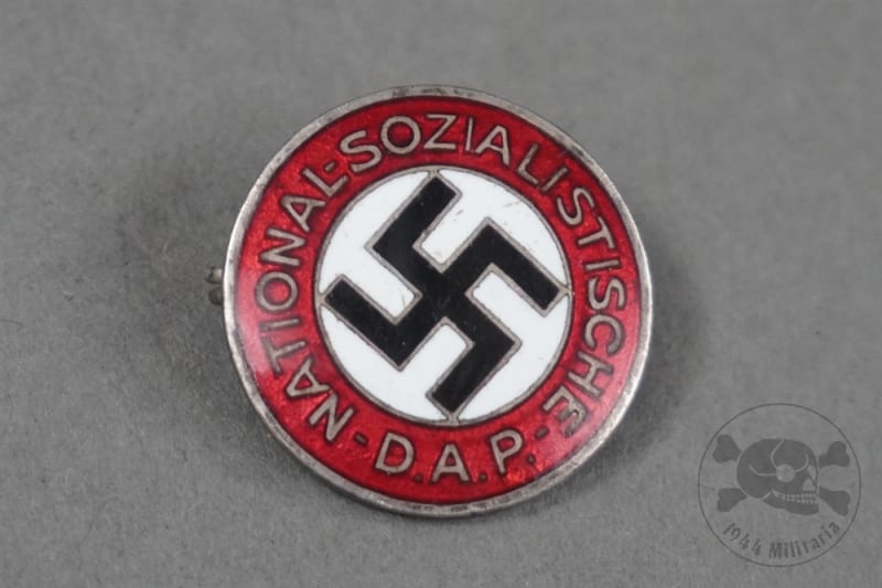 Original Third Reich NSDAP Party Member Badge Marked Ges. Gesch. Deschler