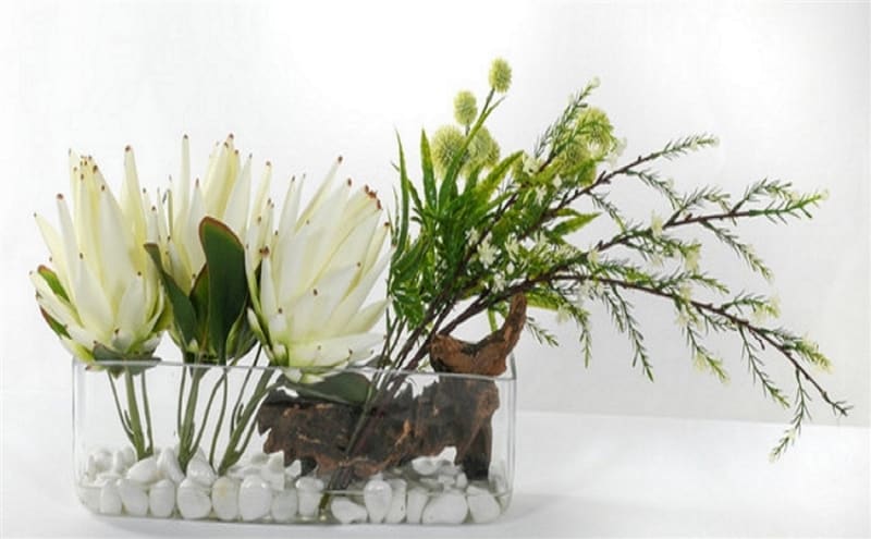 White Protea Glass in Clear Glass Finish by AFD Home - AFD-12025266