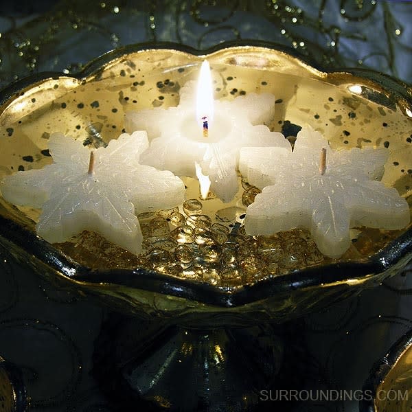 Pearl snowflake floating candle