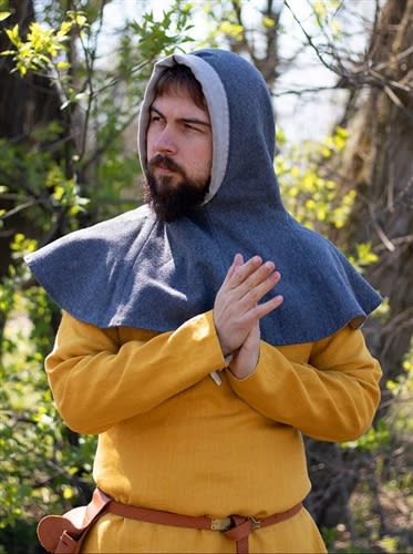 Medieval Hood with Liripipe