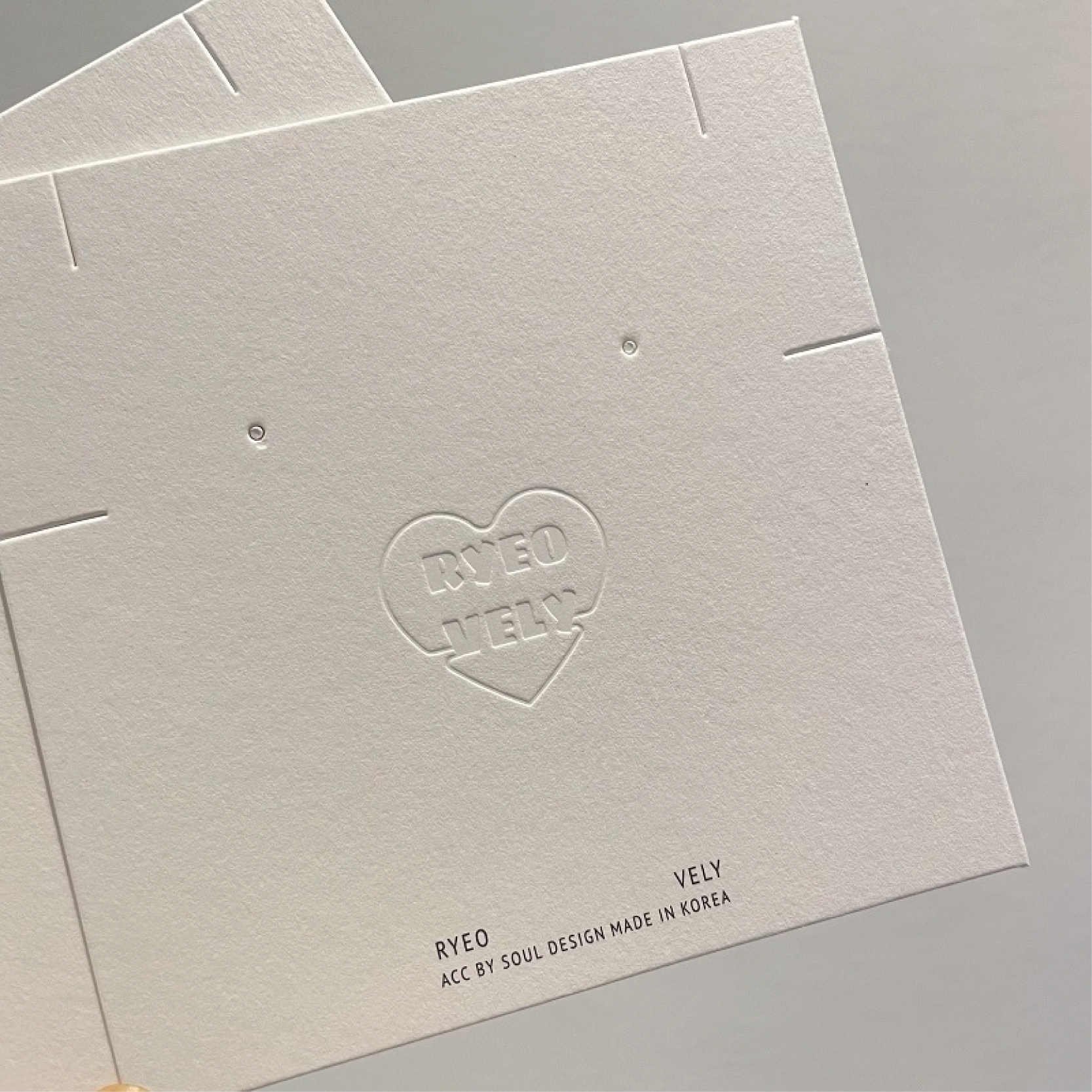 Blind debossing, a process to create a recessed design | cefBox