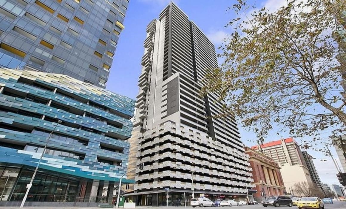Fire at Neo200 Spencer Street, Melbourne reignites apartm...